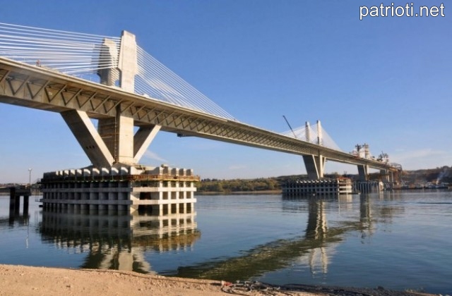 На 26 март 2000 г България и Румъния подписват декларация за изграждането на Мост Видин Калафат